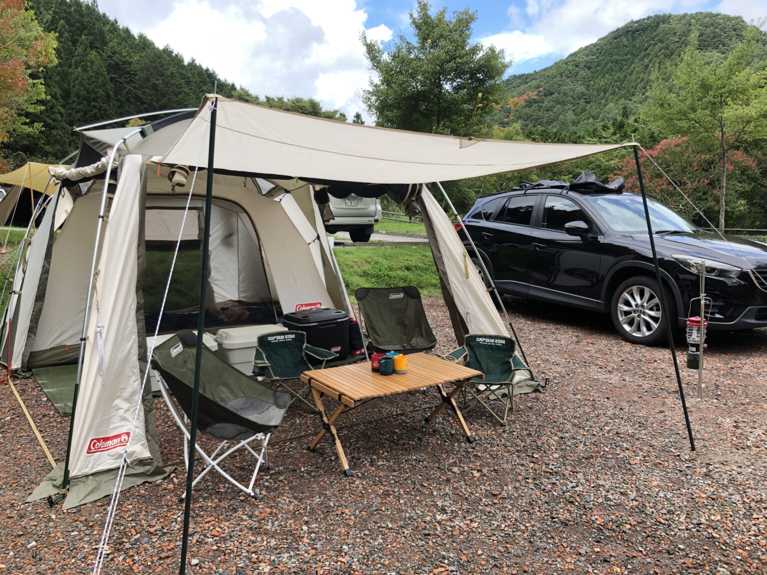 【ファミリーキャンプのレイアウト】コツ4つ！ツールームテントでサイト設営した具体例7つ！ | ファミキャン情報局